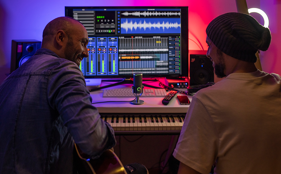 JBL Quantum Stream Studio | Micrófono USB premium cuádruple para streaming, grabación y gaming